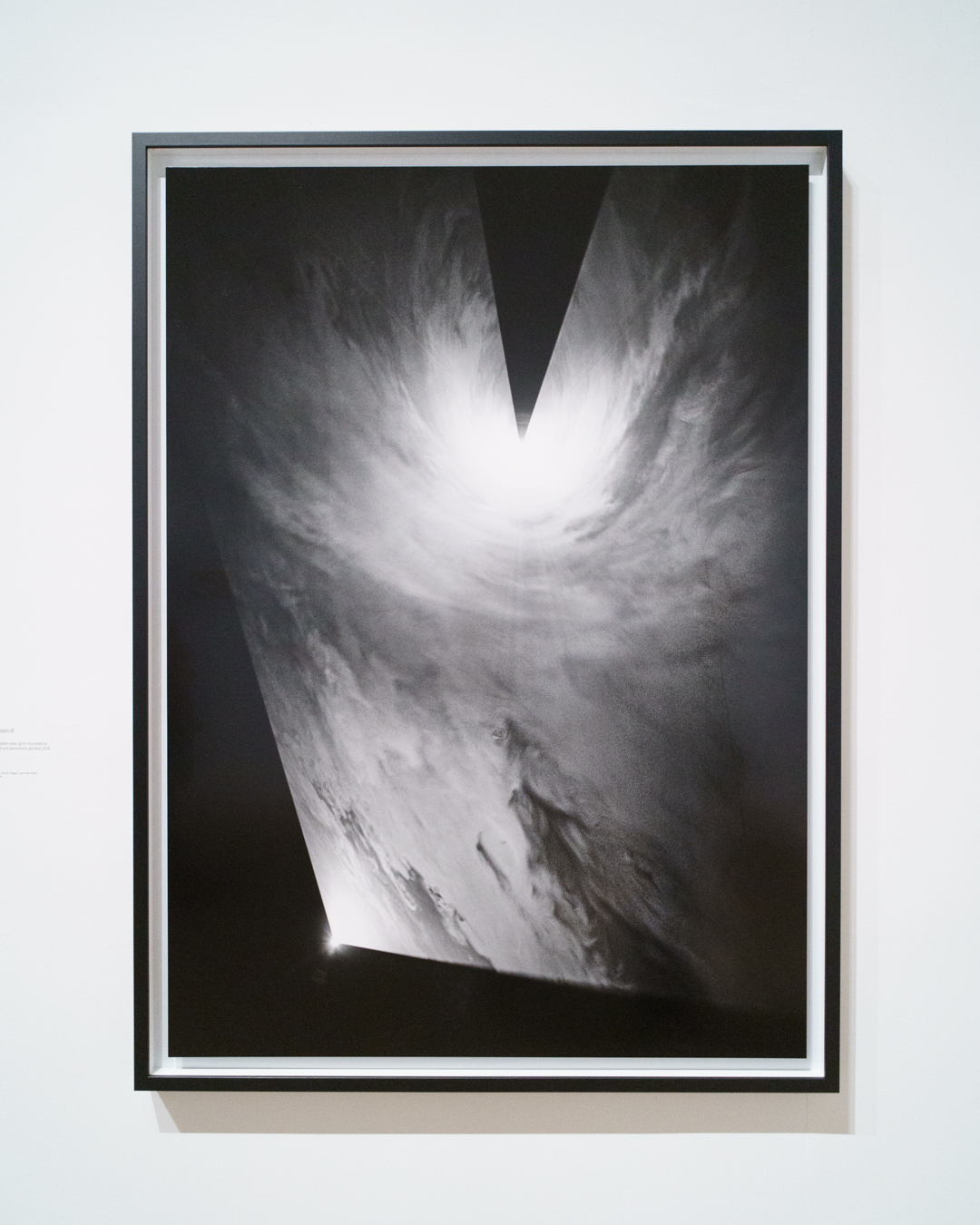 REVIEW | Anthony McCall: Solid Light – Tate Modern – Nigel Ip