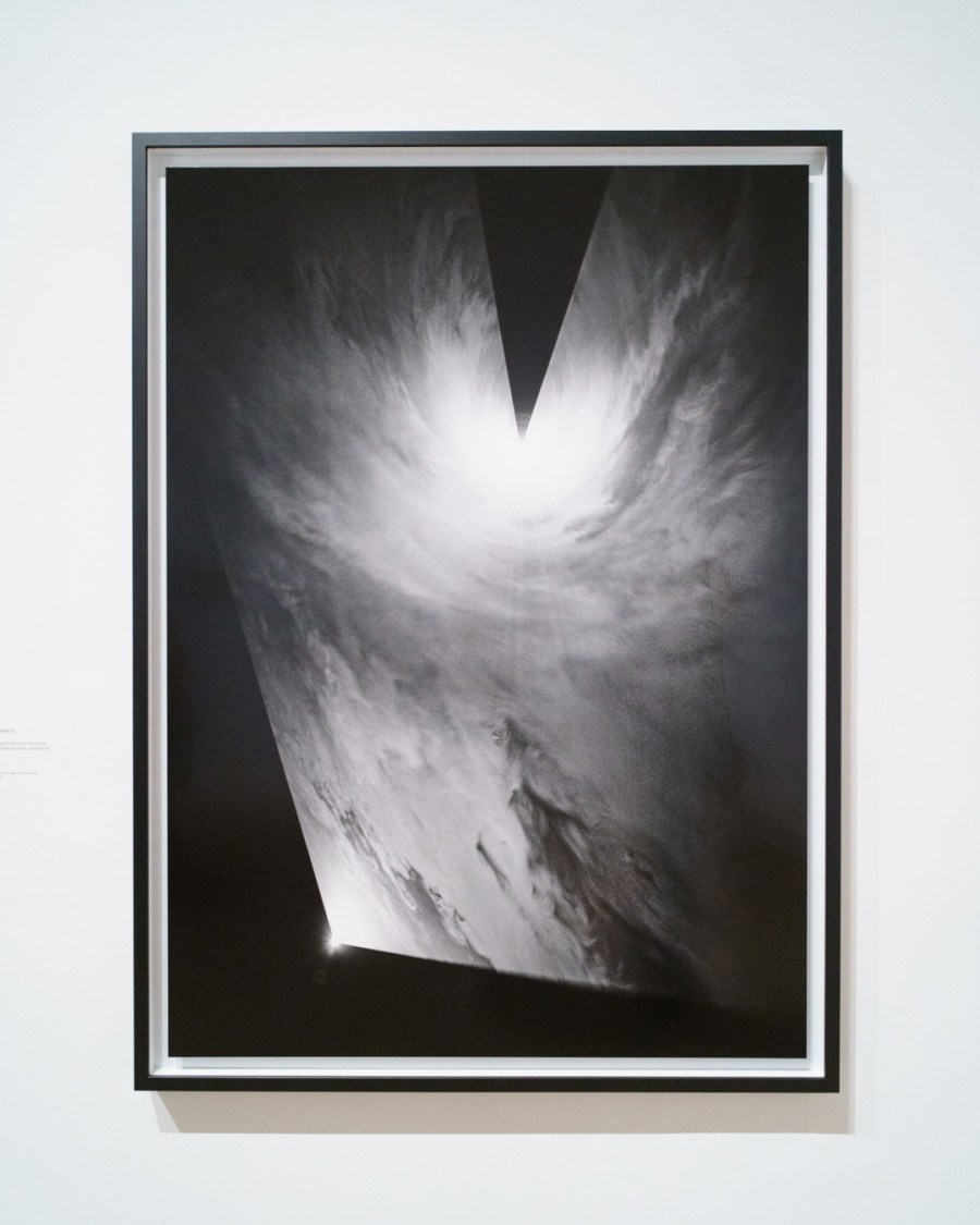 REVIEW | Anthony McCall: Solid Light – Tate Modern – Nigel Ip