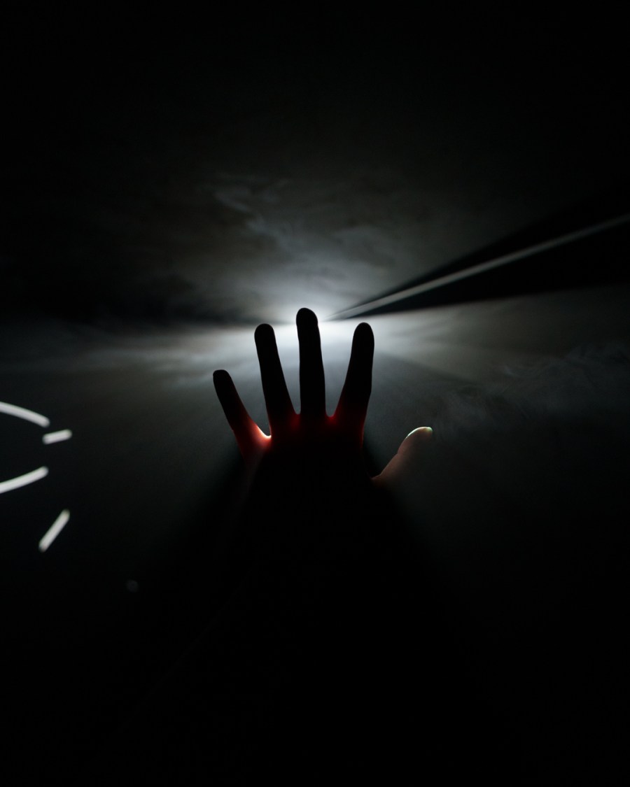 REVIEW | Anthony McCall: Solid Light – Tate Modern – Nigel Ip