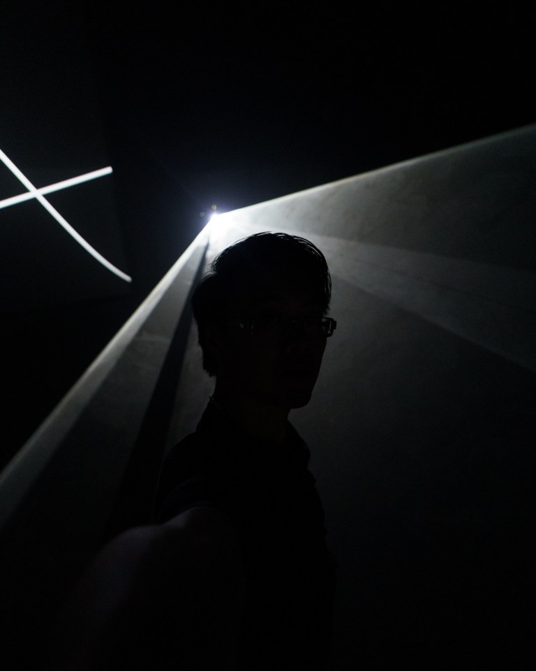REVIEW | Anthony McCall: Solid Light – Tate Modern – Nigel Ip